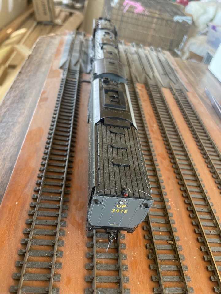 Union Pacific Challenger 3975 HO Athearn Genesis First Run Oil Burning ...