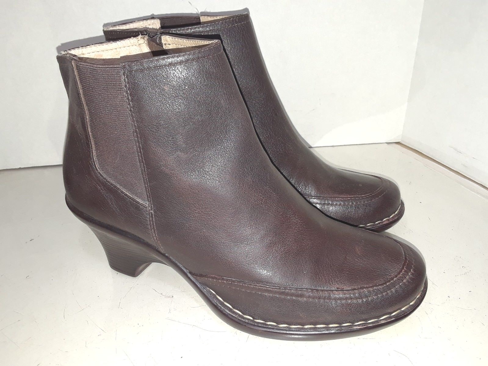 SoftSpots Dark Brown Booties Ankle Boots Womens Size 9.5 W | eBay