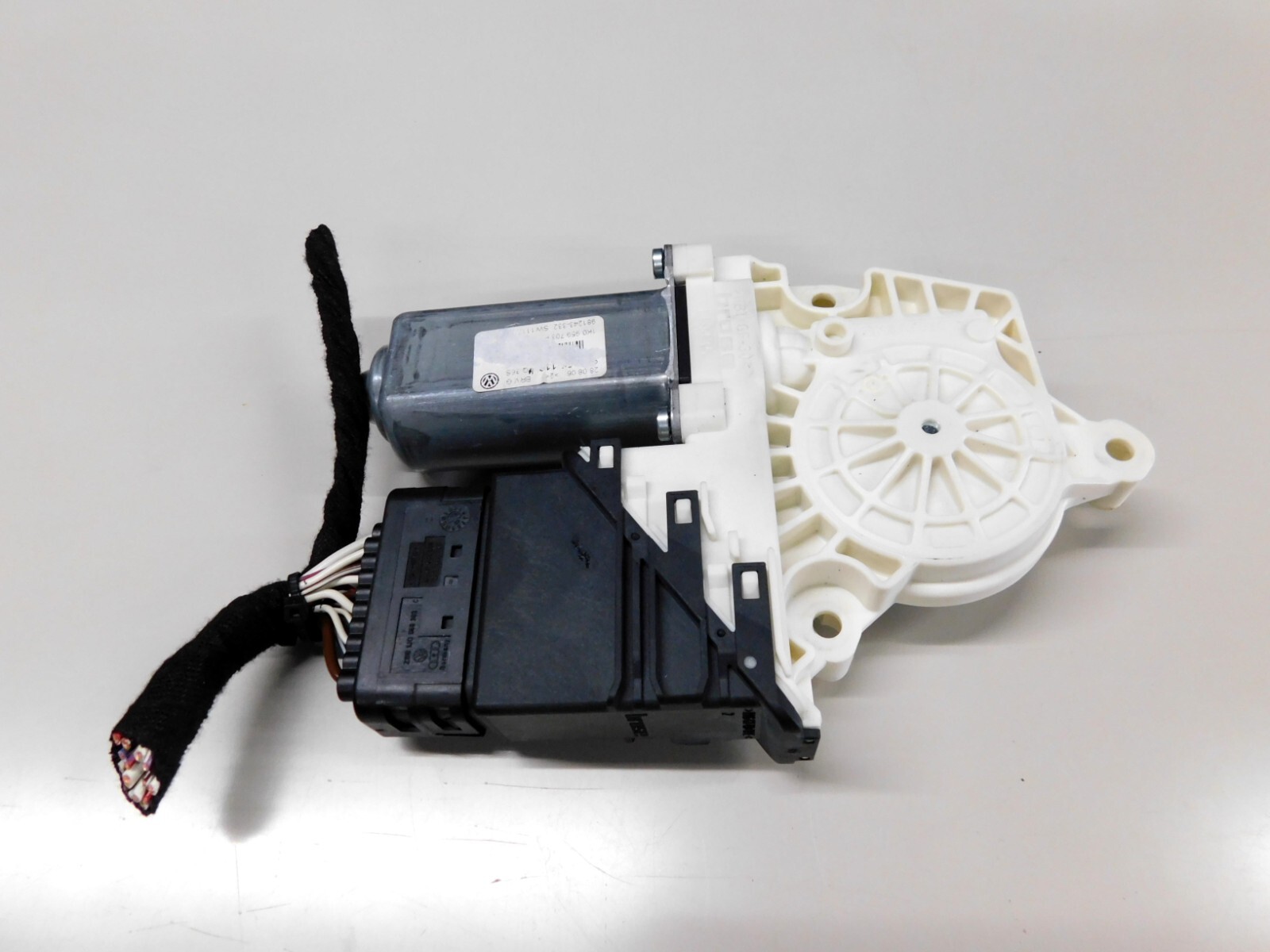 VW Volkswagen Passat B6 3C Genuine Power Window Winder Motor Regulator ...