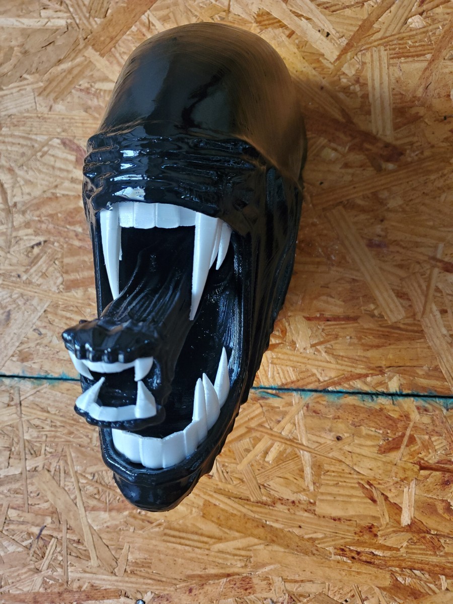 Xenomorph Head Front View