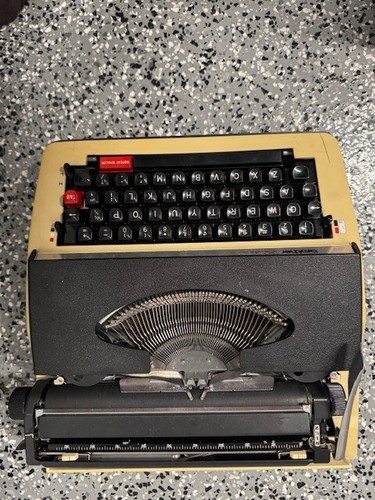 VINTAGE BROTHER ELECTRIC TYPEWRITER-MODEL 3000 WITH BLACK CASE | eBay