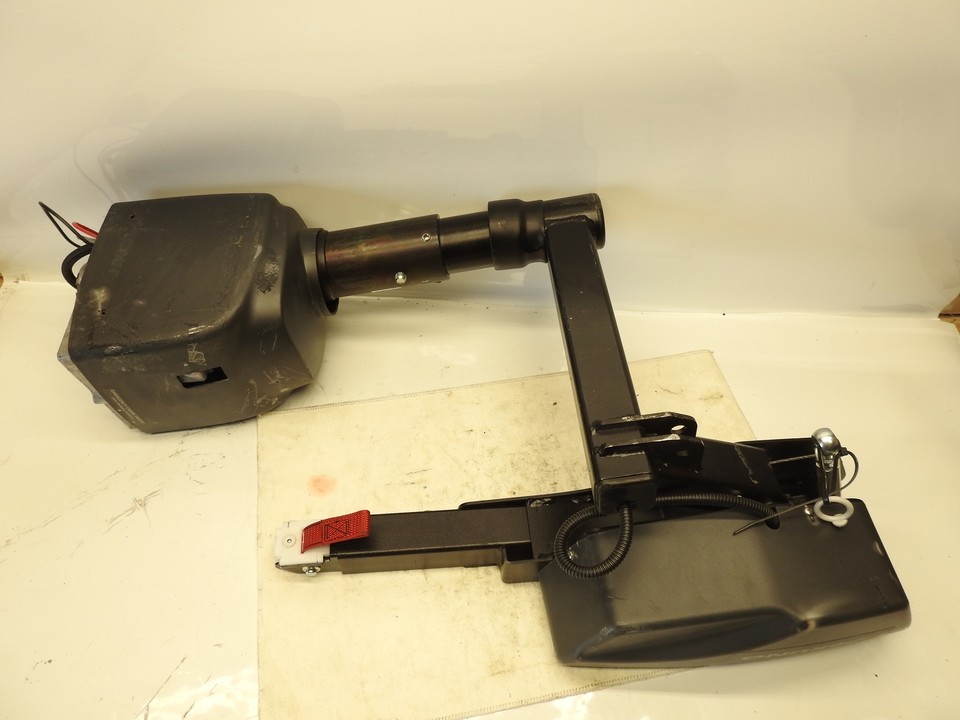 Bruno VSL-6000 Curb-Sider Hoist Style Interior Wheelchair Scooter Lift ...