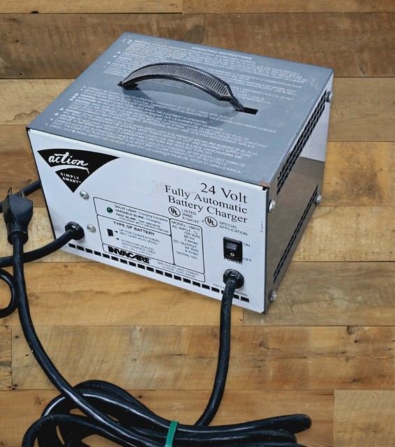 Invacare 16810 Wheelchair Battery Charger Fully Automatic 24 Volt 8 Amp ...