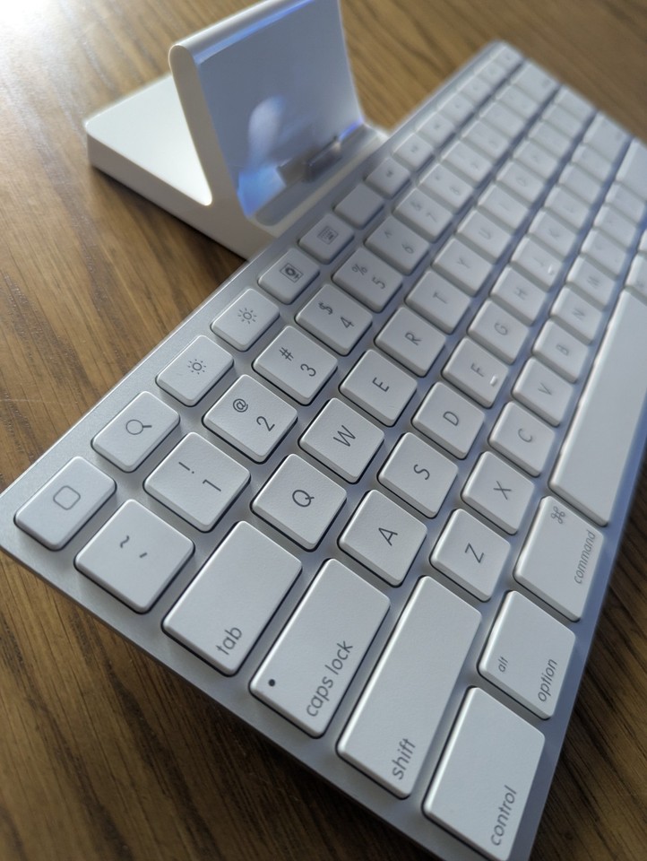 Apple iPad Keyboard Dock Model A1359 for 1st 2nd 3rd Generation New in ...