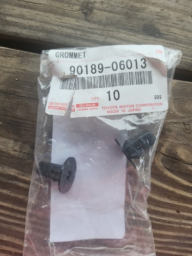 Genuine Toyota Fender Liner Grommet 90189-06013 | eBay