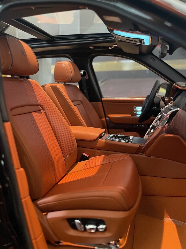 Rolls-Royce Cullinan (Gloss Black) [Amalgam] 1:8 scale | eBay