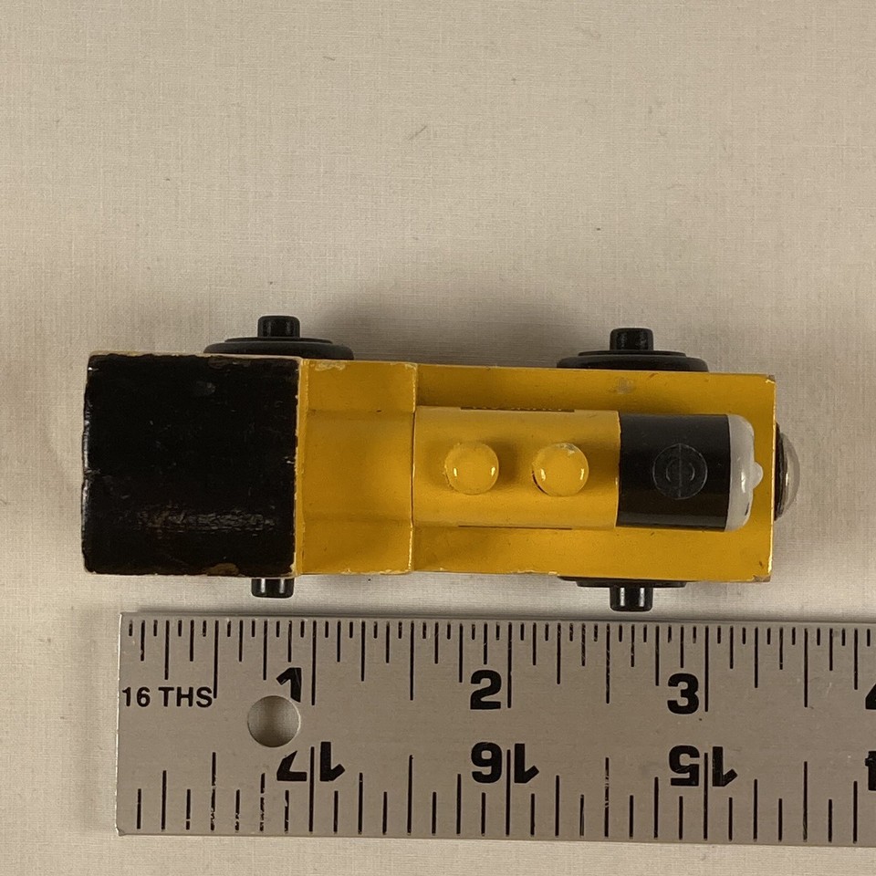 Thomas The Train Wooden Railway Duncan Tank Engine Yellow Vintage 2003 ...