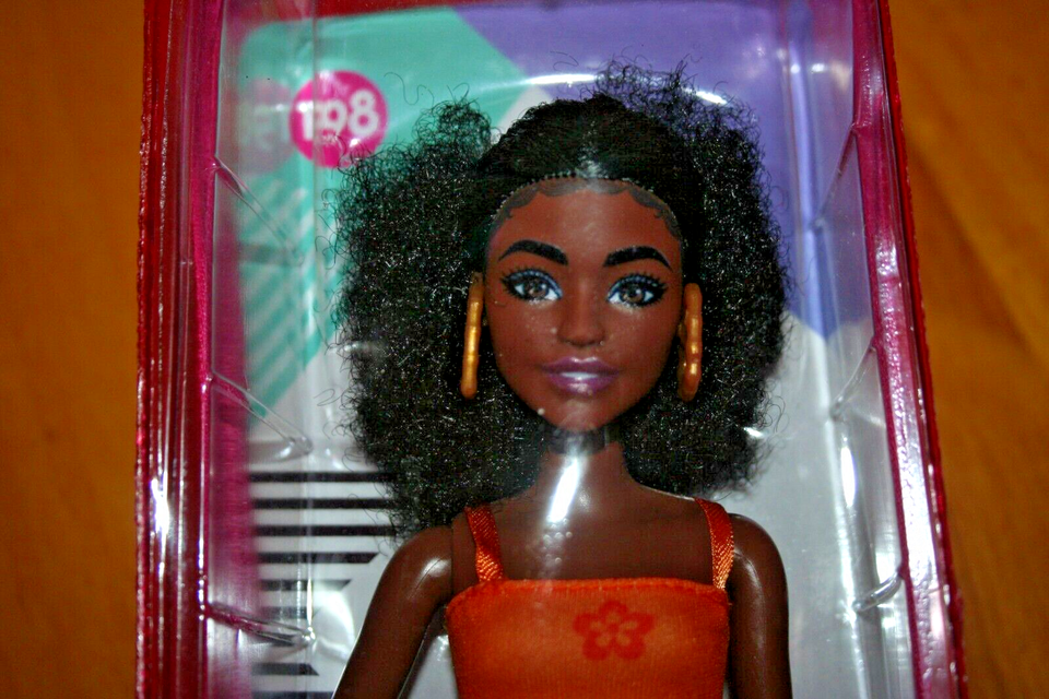 2022 Fashionista Barbie Doll #198-New in Package | eBay