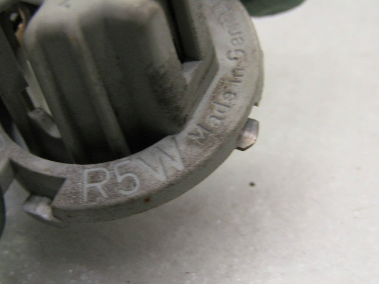 Mercedes E Class W210 96-02 pre-facelift rear light bulb holder 199346 ...