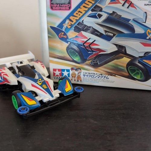 Mini 4WD Cyclone Magnum 1/32 Scale Old Kit White Blue Red Green Wheels ...