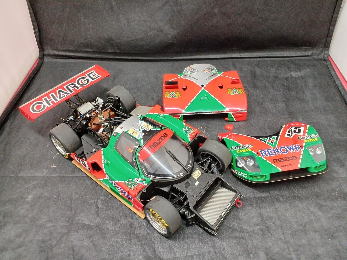1/18 AUTOart Mazda 787B #55 Red Green No Mirror On One Side 1/18 AUTOart Mazda 787B #55 Red Green No Mirror On One Side