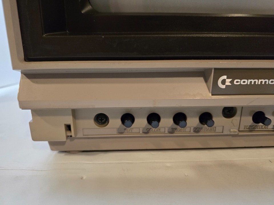 Vintage Commodore 1702 CRT TV Computer Monitor Color Video Retro Gaming ...