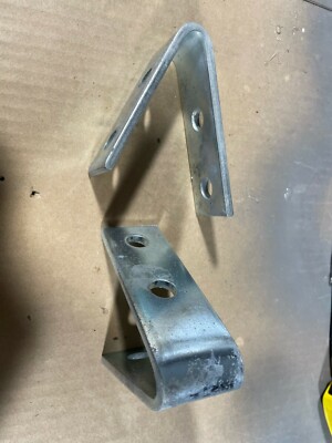 Plates & Brackets - Unistrut