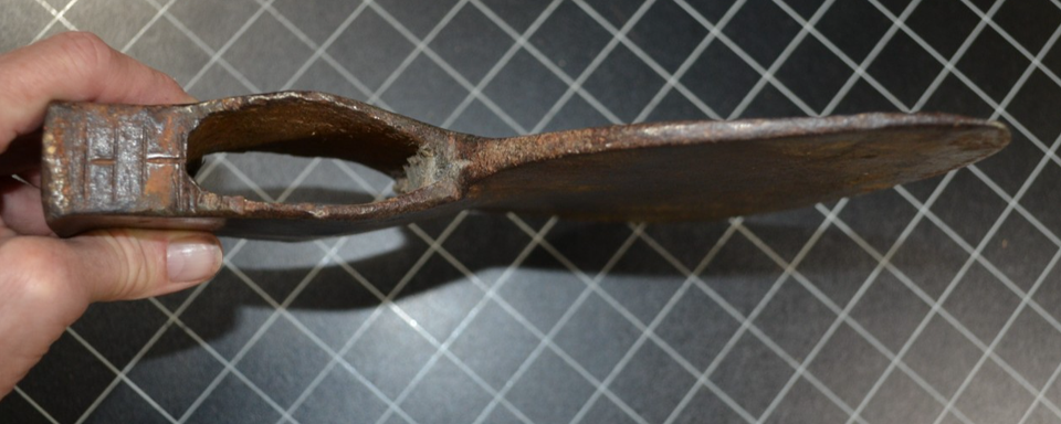 JAMES RAITE - PORTSMOUTH, NH - 1860-1900 - BROAD AXE HEAD - CAST STEEL ...