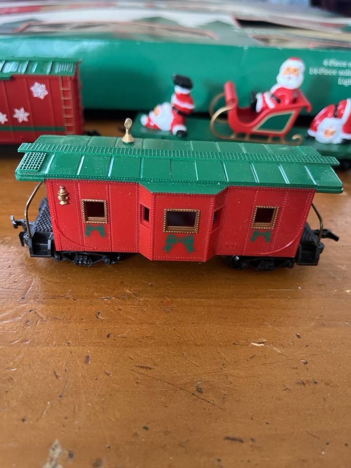 Vintage Model Power HO Scale Holiday Expresss Christmas Train Set ...