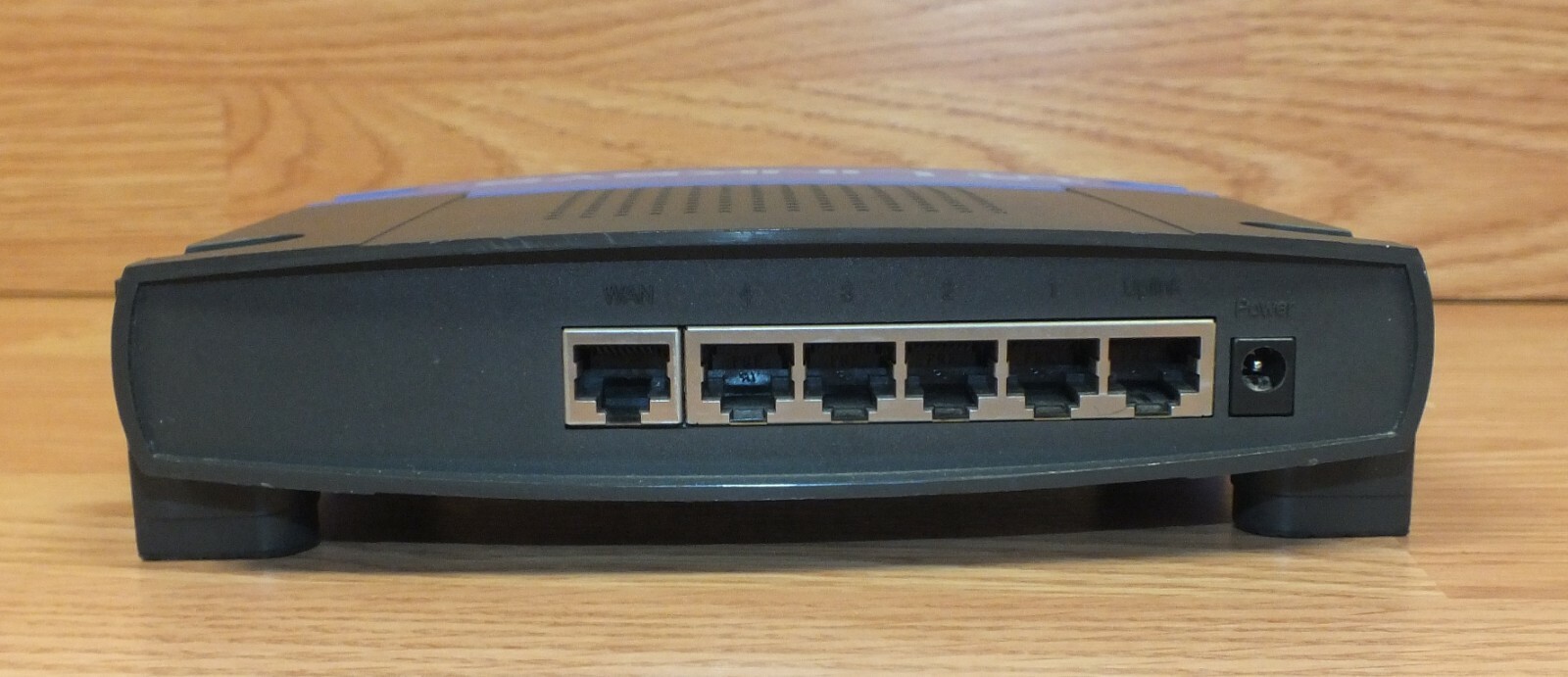Linksys EtherFast 100 Mbps 4-Port 10/100 Wired Cable/DSL Router BEFSR41 ...