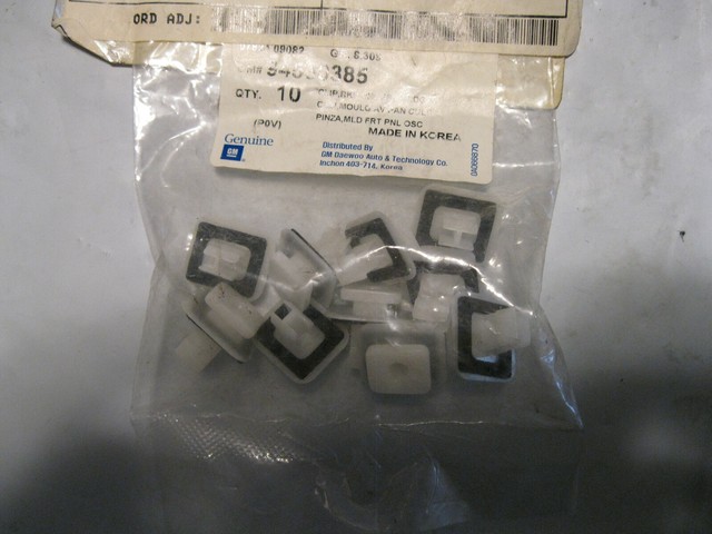 8x Genuine GM Front Door Side Molding Retainer 94530385 Chevy Spark OEM ...