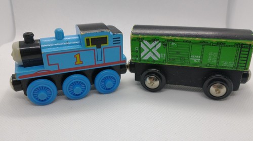 Thomas & Friends Thomas Tank Engine & Green Box Car Wooden Railway ...