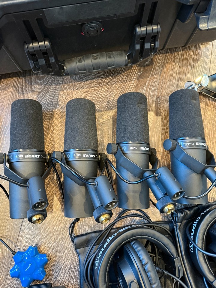 4× Shure SM7B Podcast Setup – Rode PSA1 Arms, Zoom H6 Recorder, Pelican ...