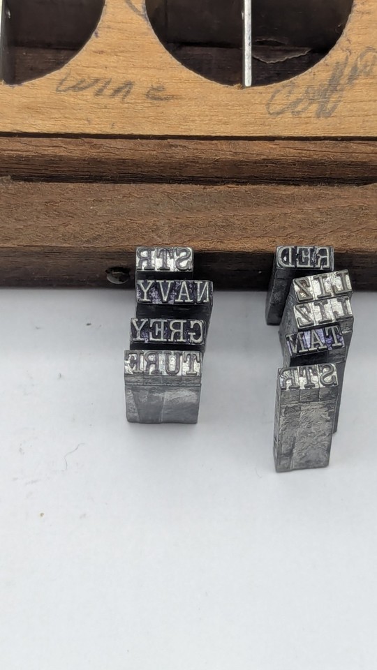 TYPE FONT NAMES WORDS LOOK READ VINTAGE IN KINGSLEY HOT FOIL STAMPING ...
