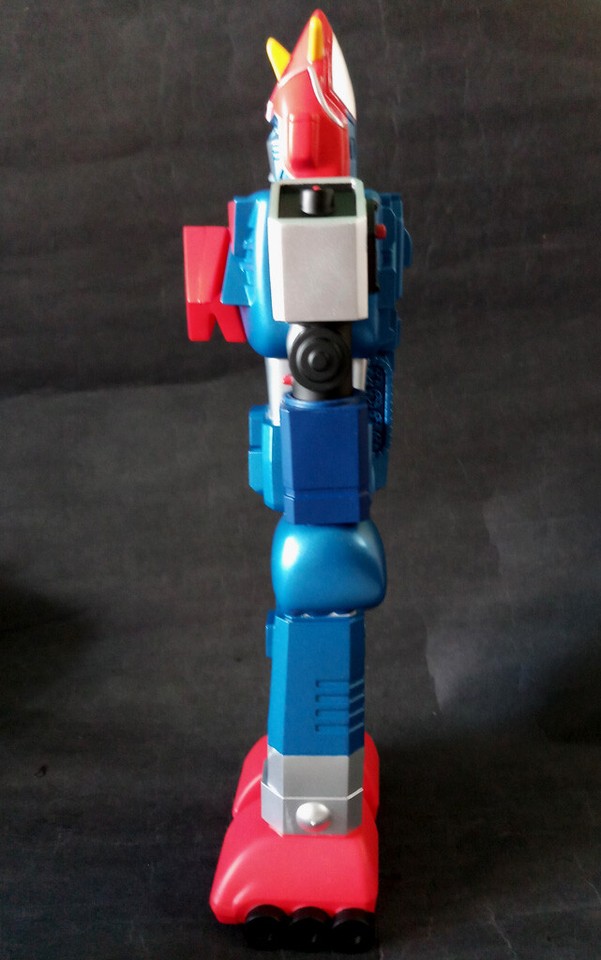 Voltes V Jumbo Machinder style bootleg vinyl DX Chogokin color version ...