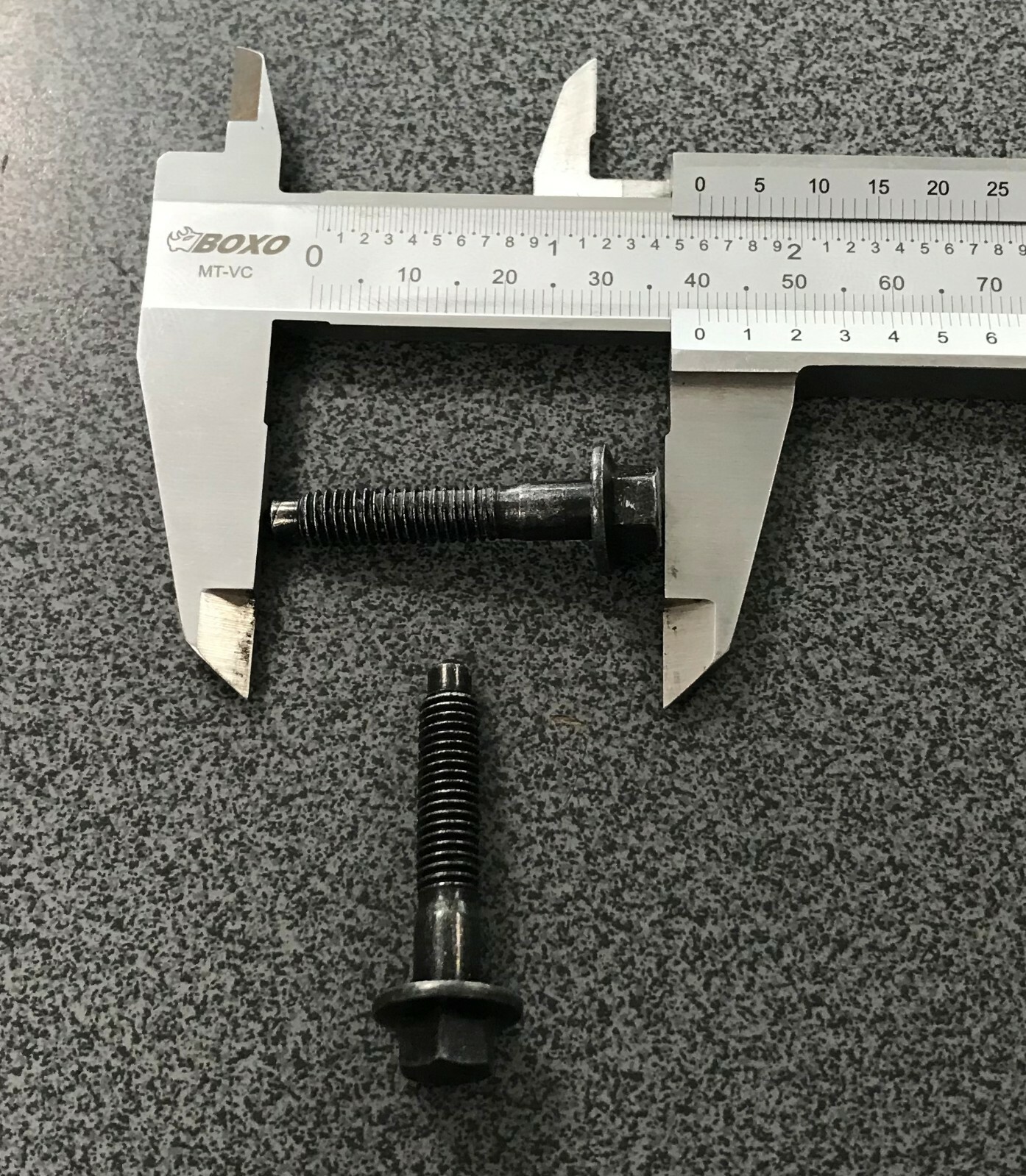 987494 OE Volvo C30 S40 V50 C70 S80 V70 Injector Bolt M6x30x33.4 for ...