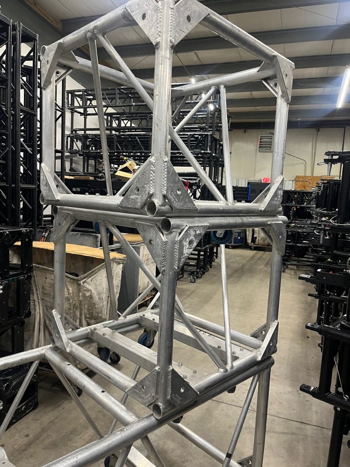 (4) pieces 30" double hung box truss CORNER BLOCKS Thomas Tomcat ...