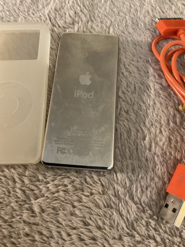 Apple iPod Nano A1137 White 1st Generation 4GB Portable MP3 Player | eBay