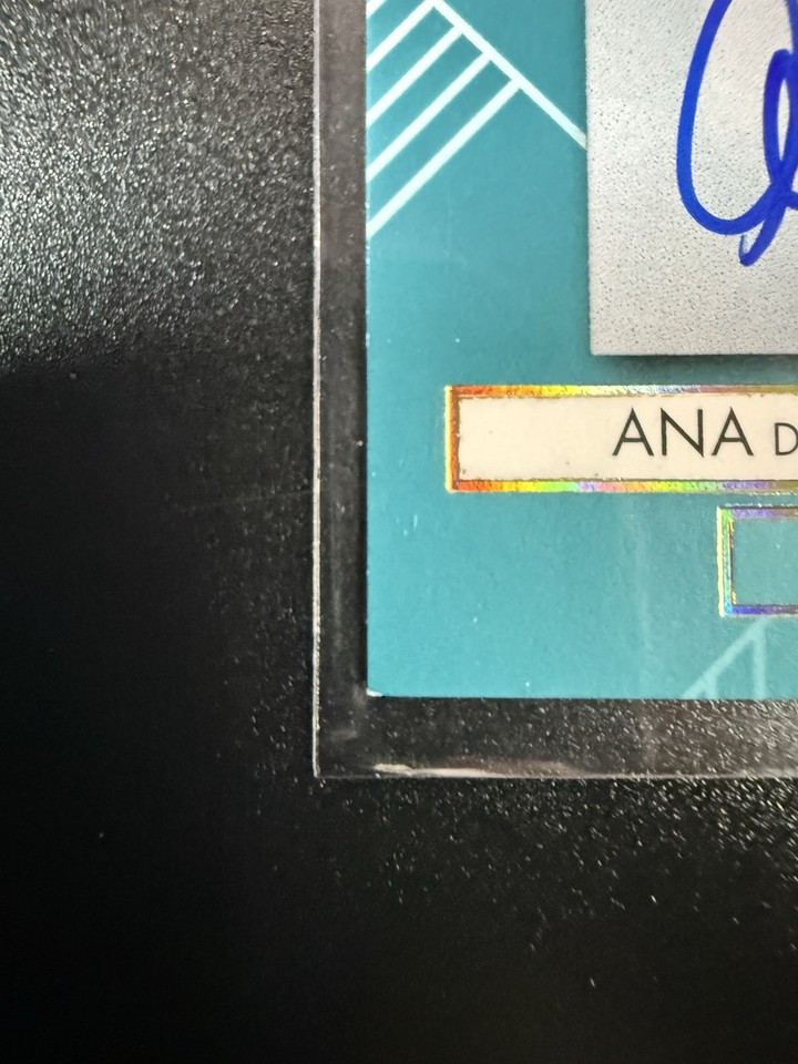 UD James Bond 007 No Time To Die Ana De Armas As Paloma Ensemble Auto E ...