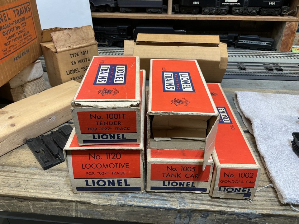 LIONEL POST WAR SET #1113 STEAM ENGINE,TENDER+3 PC ROLLING STOCK BOXES ...