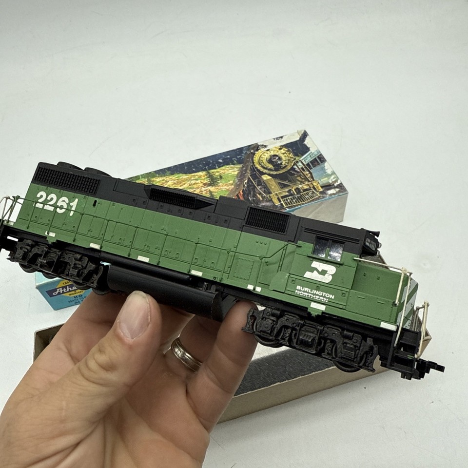 Vtg Athearn GP38-2 Diesel Locomotive Burlington Northern #2261 HO Scale ...