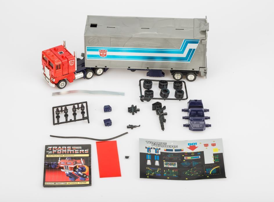 TRANSFORMERS G1 Reissue Optimus Prime boxed or without box Free ...