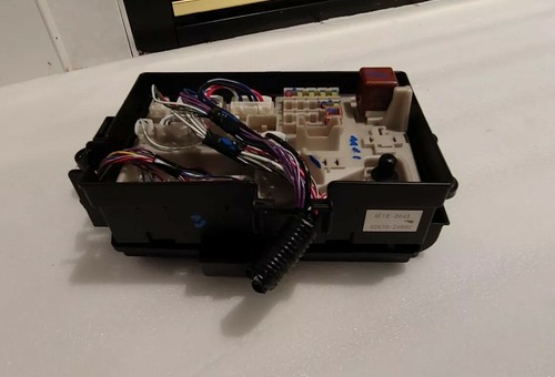 2002 2003 2004 2005 Lexus SC430 Rear Trunk Fuse Box Relay Block 82670 ...