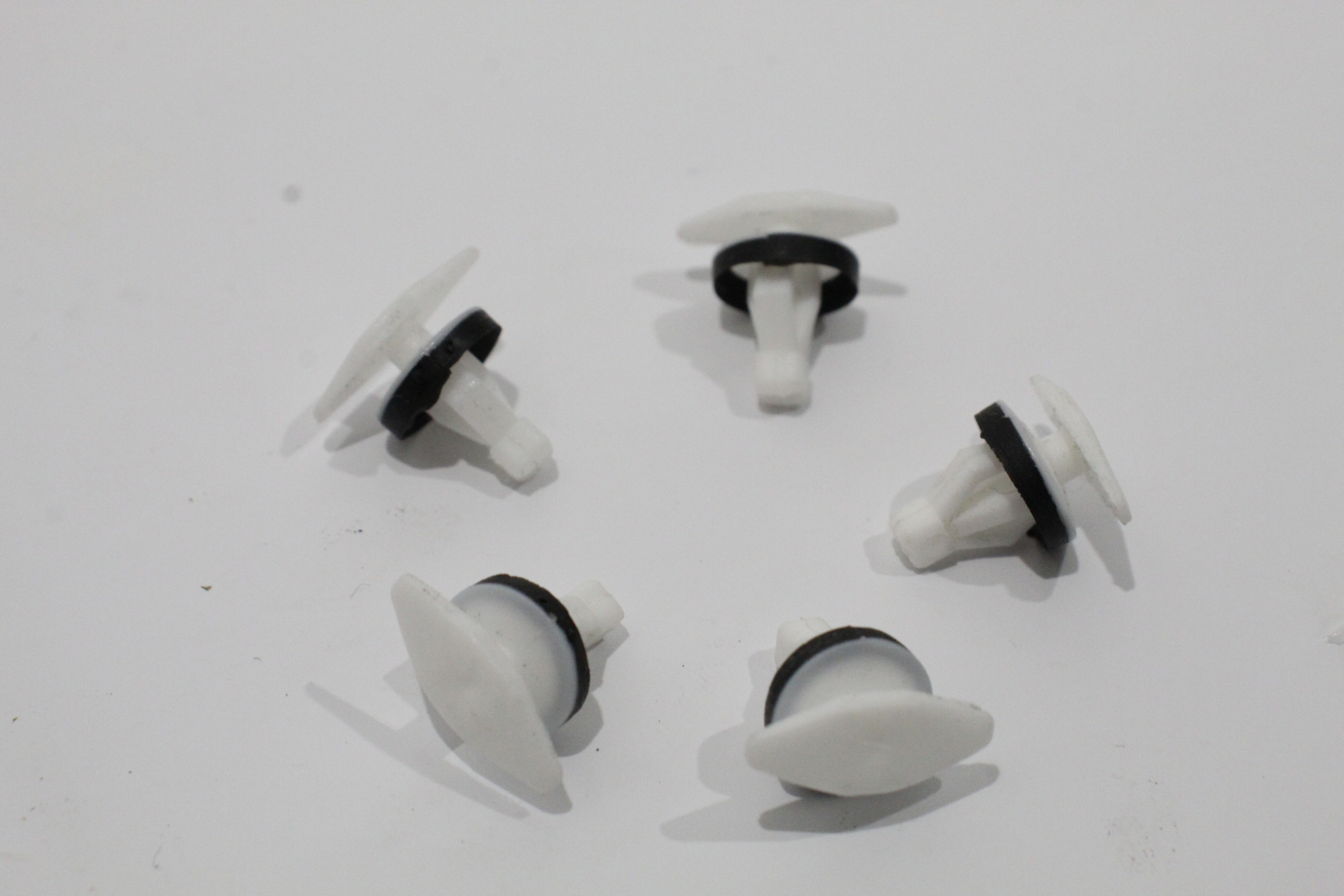 Audi OEM 02-09 A4 Quattro Front Door-door Weather Strip Retainer Left ...