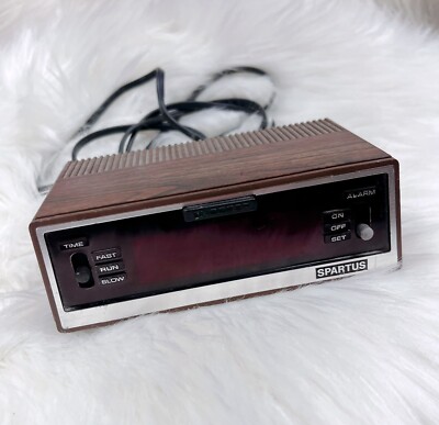 Vintage 1970s Retro Spartus Brown Wood Grain Digital Rectangle Alarm ...