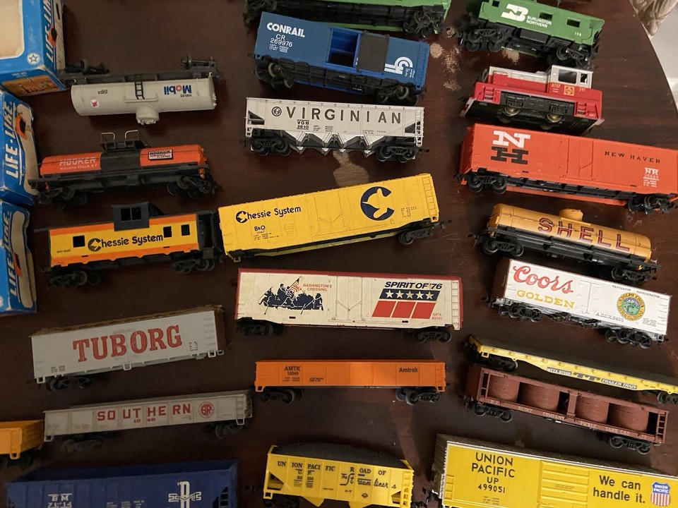 Tyco, Life Like HO Scale Model Train Cars -Cabooses -Locomotives - Box ...