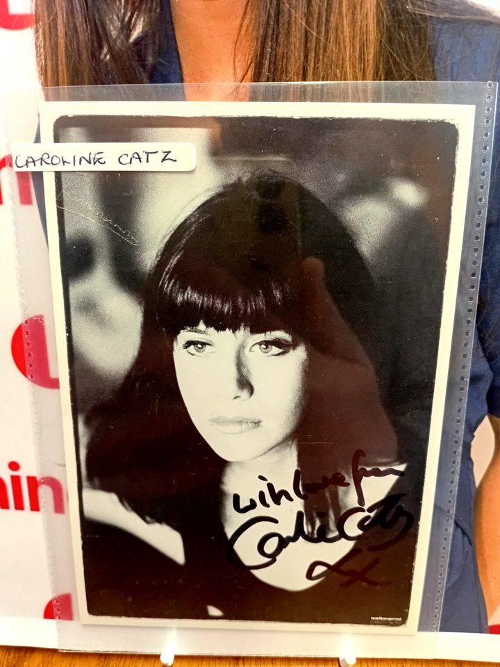 CAROLINE CATZ- UK TV ACTRESS -DOC MARTIN -SIGNED-PHOTO -6X4- AUTHENTIC ...