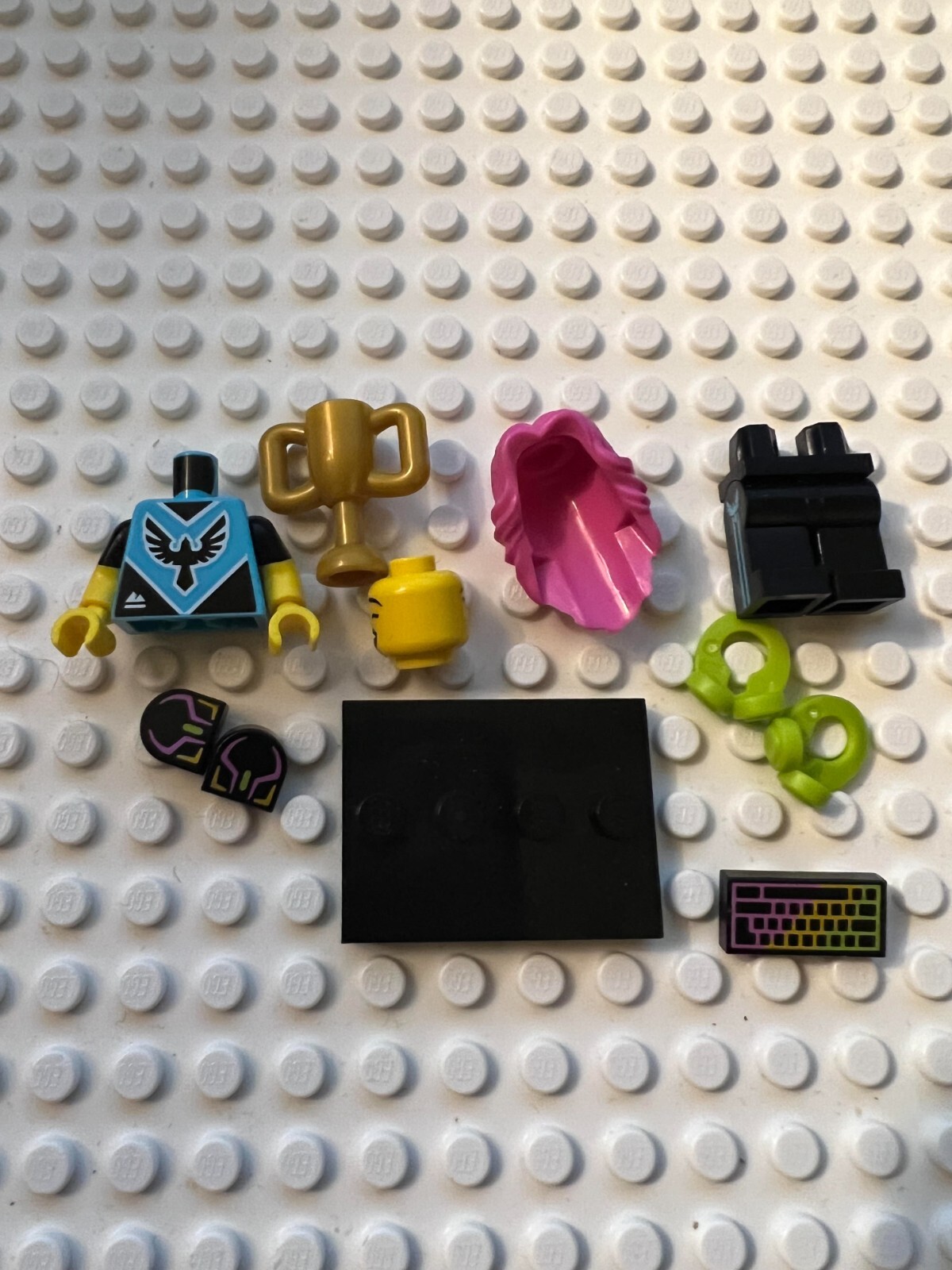 NEW CMF LEGO Series 25 - Minifigures Minifig 71045 | Gamer Girl ...