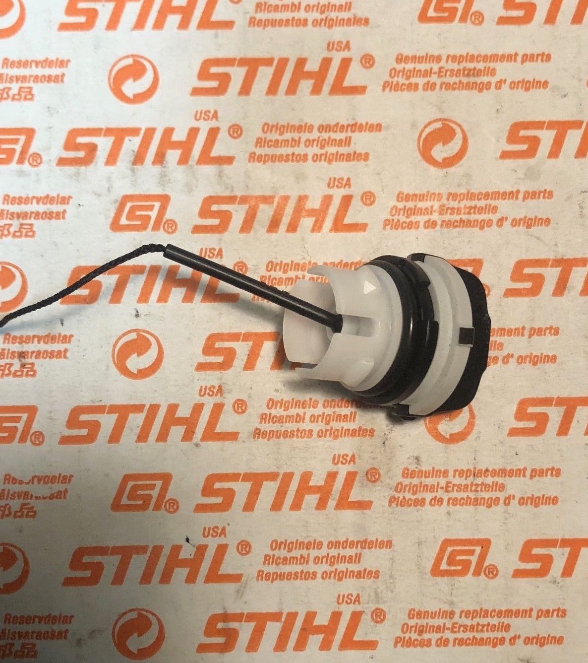 STIHL ms250 ms193t ms200t ms201tc ms261 ms260 ms150t oil cap 0000 350 ...