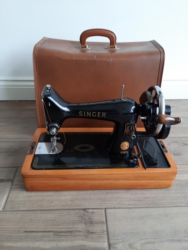 Vintage SINGER Model 99K Portable Mechanical SEWING MACHINE w/ Case See ...