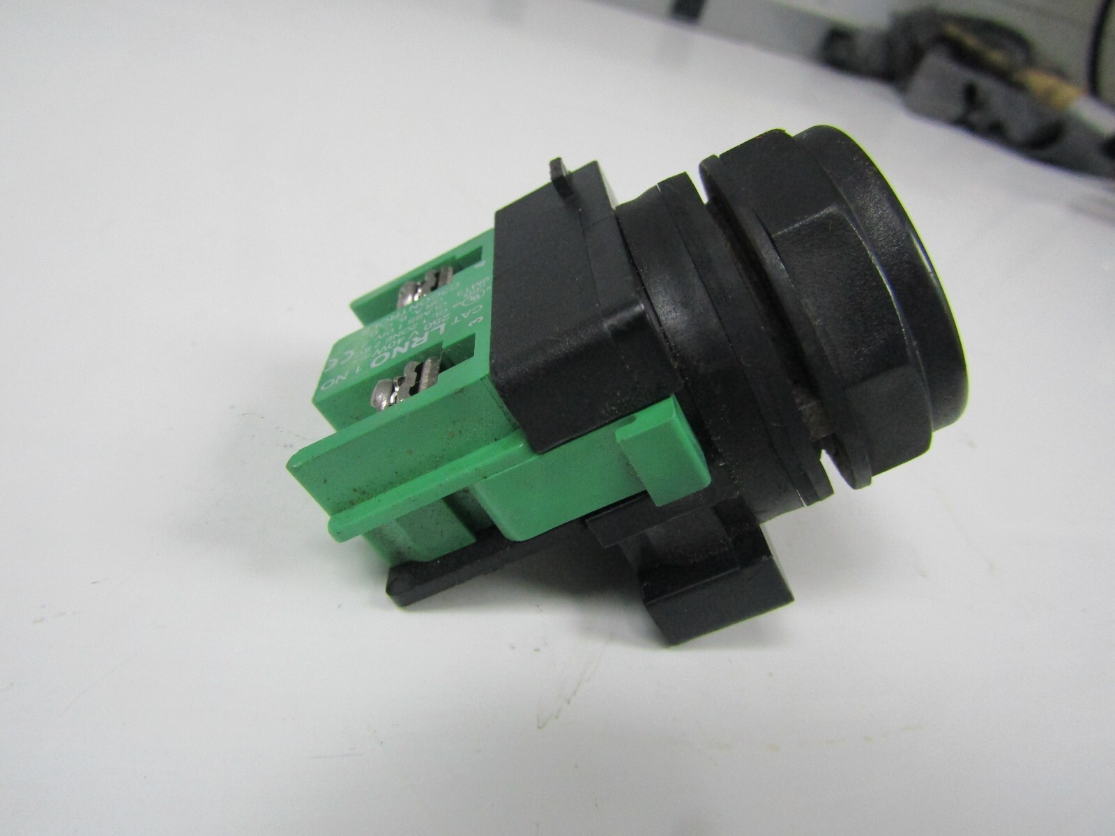 🔥 NEW C3 CONTROLS GREEN FLUSH PUSHBUTTON W/ LRNO CONTACT PBO-FCGN-NO ...