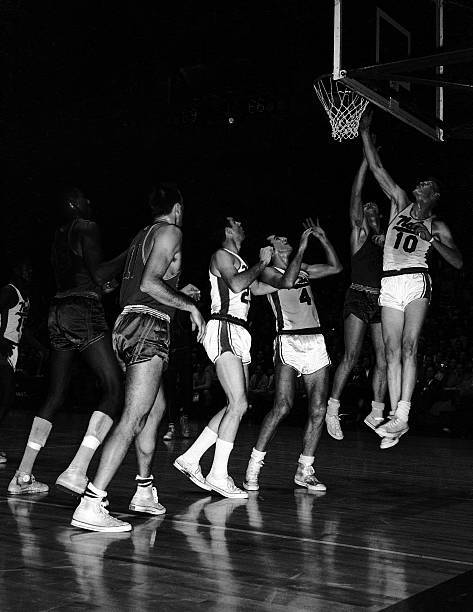 Red Kerr Of The Syracuse Nationals Shoots 1960S Old Basketball Photo 15 ...