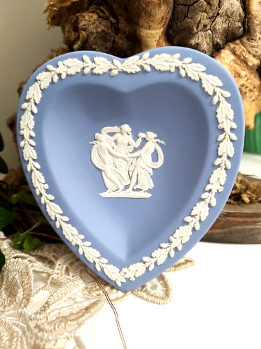 Wedgwood Jasperware Blue & White Heart Shaped Sweet Dish | eBay Australia