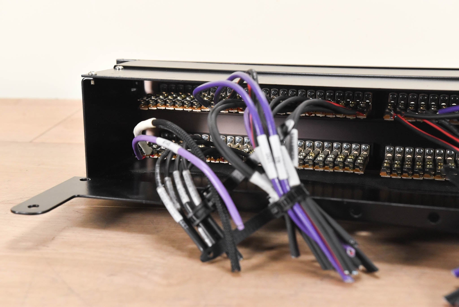 Switchcraft TTP96K3NN 2U 96-Position Patch Panel CG00WVH | eBay UK