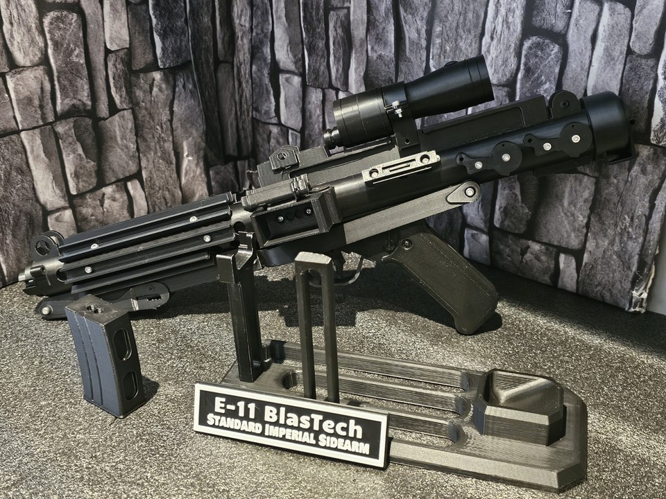 Star Wars E-11 Stormtrooper Blaster and Stand 1:1 Full Size Replica ...