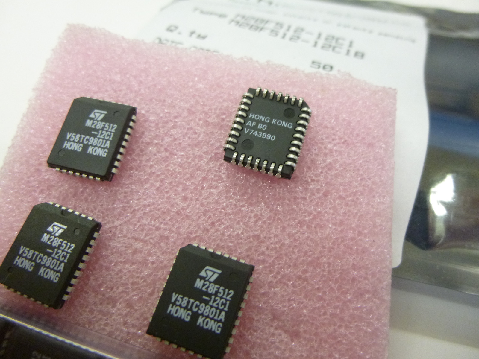 Lot of 3 pieces M28F512-12C1 = 28F512 512Kbit (64Kx8) FLASH MEMORY ...
