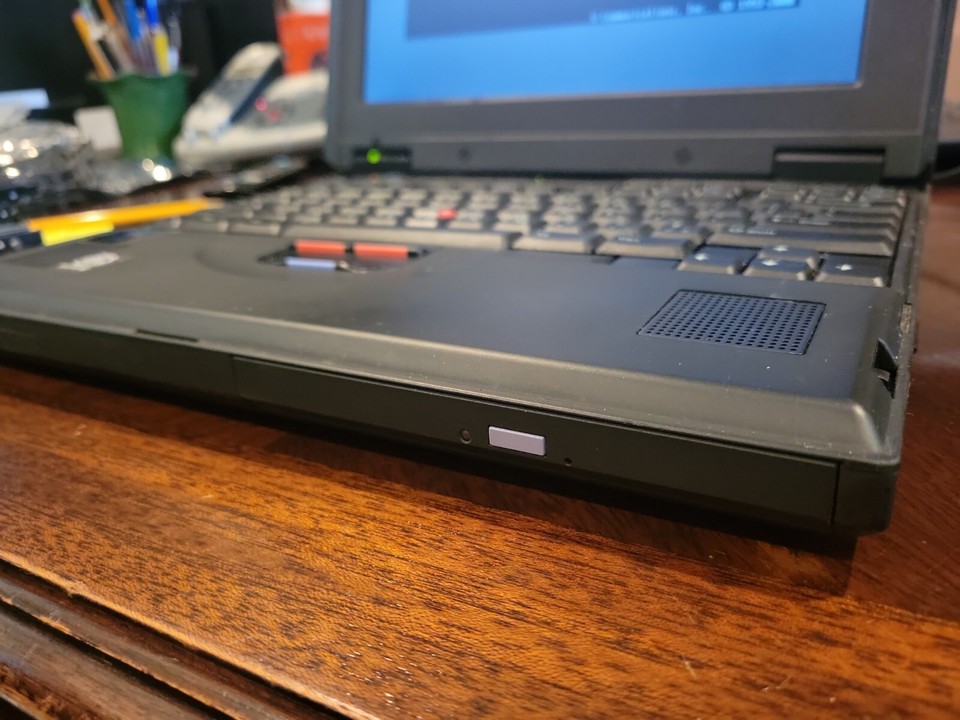 IBM Thinkpad 600 Pentium II 233MHz 24X CDR 32MB RAM 130GB HD ...