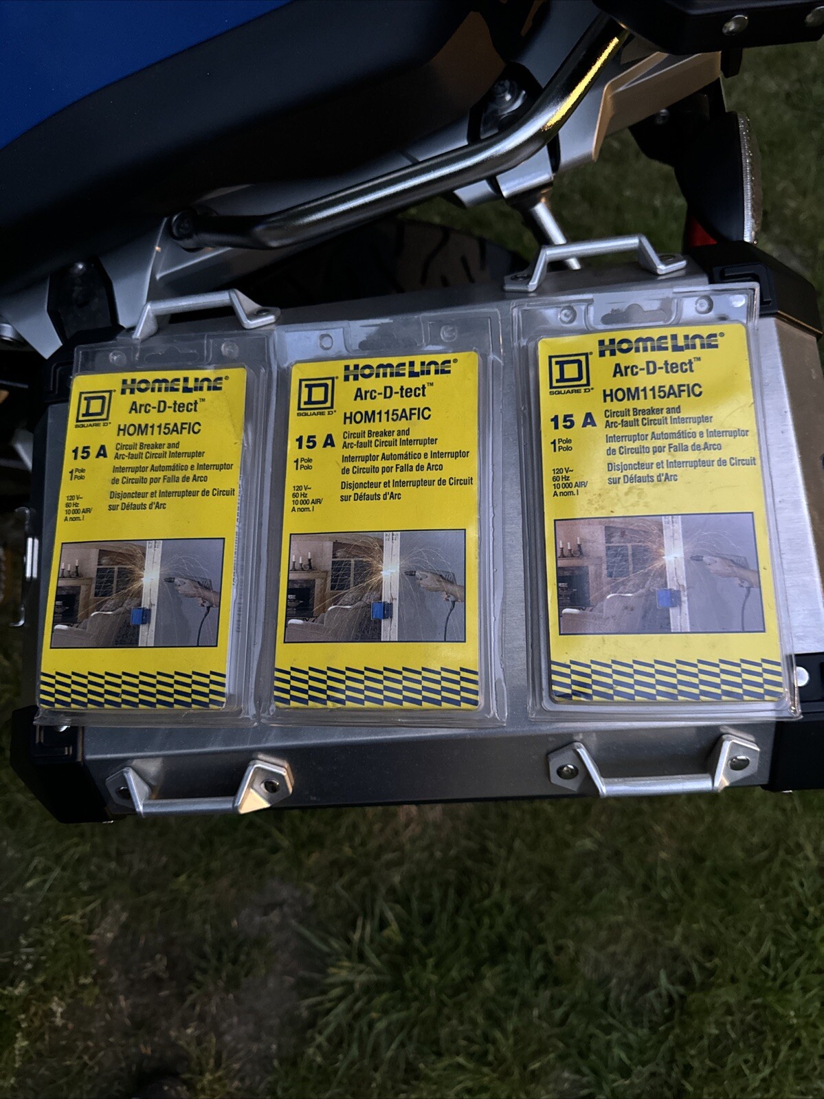 Homeline HOM115CAFI 1 Pole 15Amp 120V Plug In AFCI Arc Fault ...