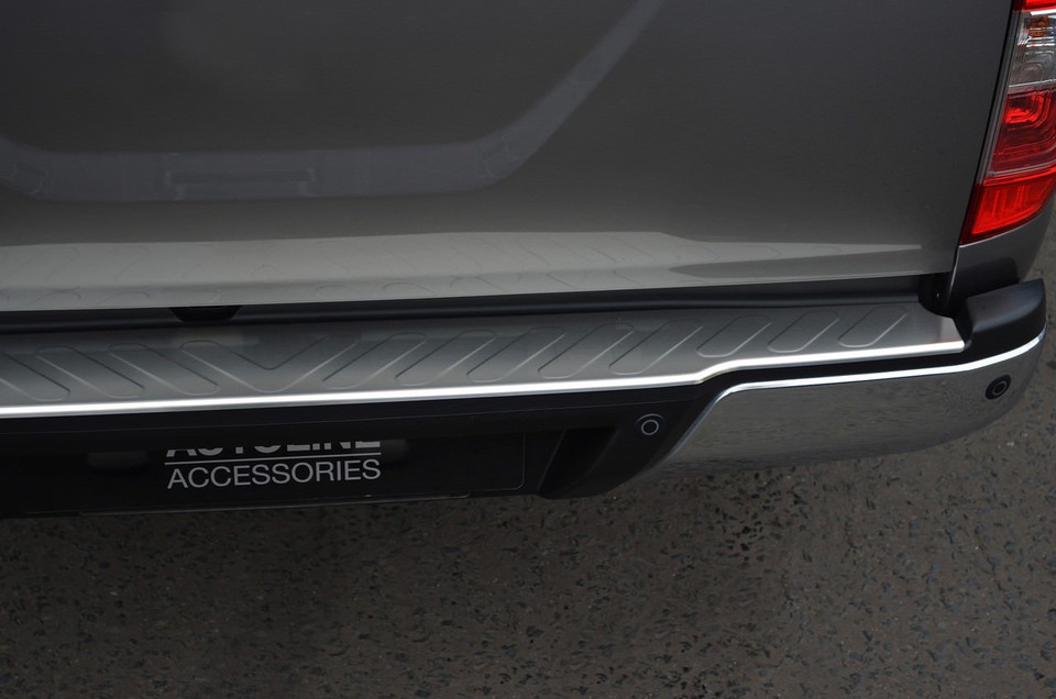 To Fit Nissan Navara NP300 (2015+) - Rear Bumper Protector Scratch ...