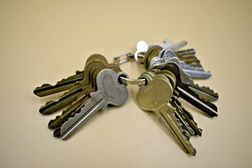 18 Vintage Random Keys | eBay